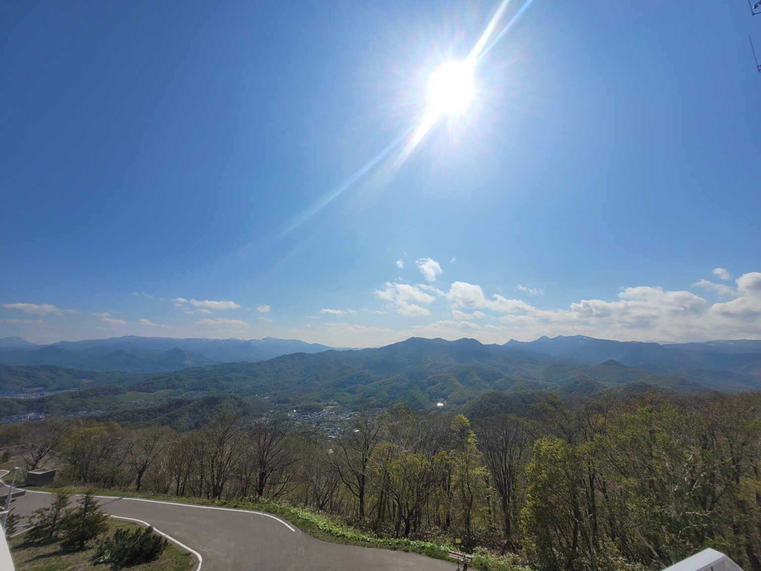 Hiking up Mt. Moiwa, the best free observation deck in Japan!